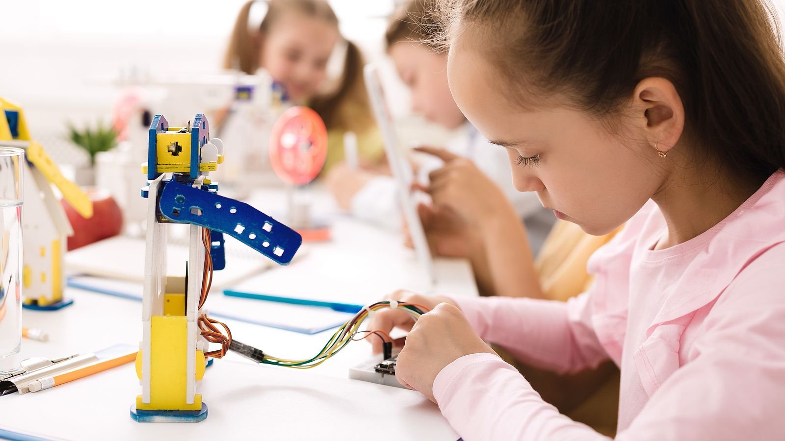 10 Reasons Project Based Learning Is Better Than Traditional Classroom