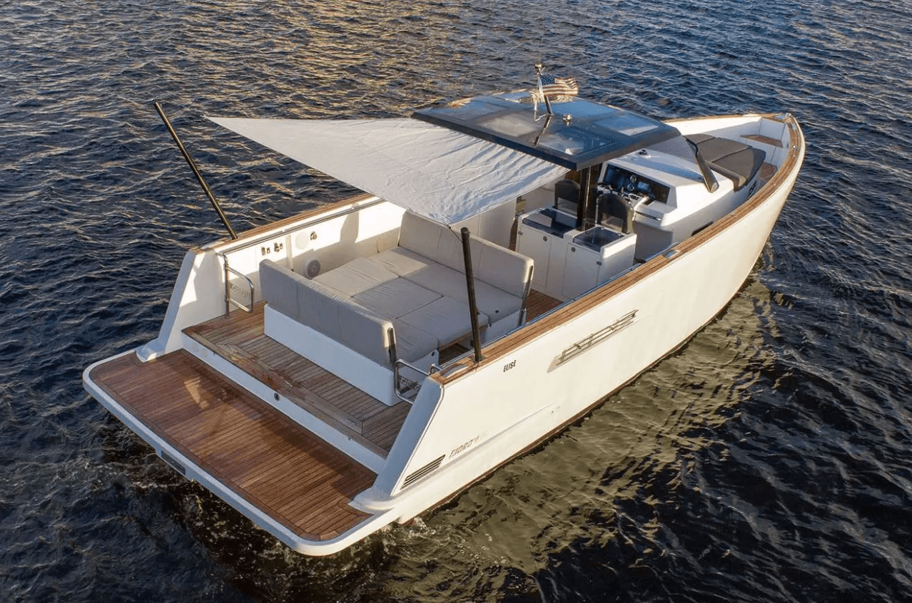 40 ft Fjord Yacht Experience Miami | Royal Yachts