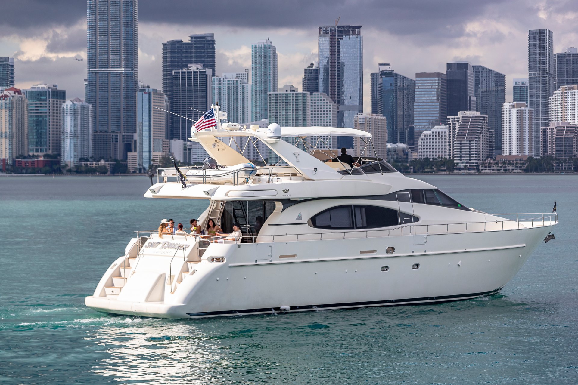 80 ft Azimut Yacht Charter Miami | Royal Yachts